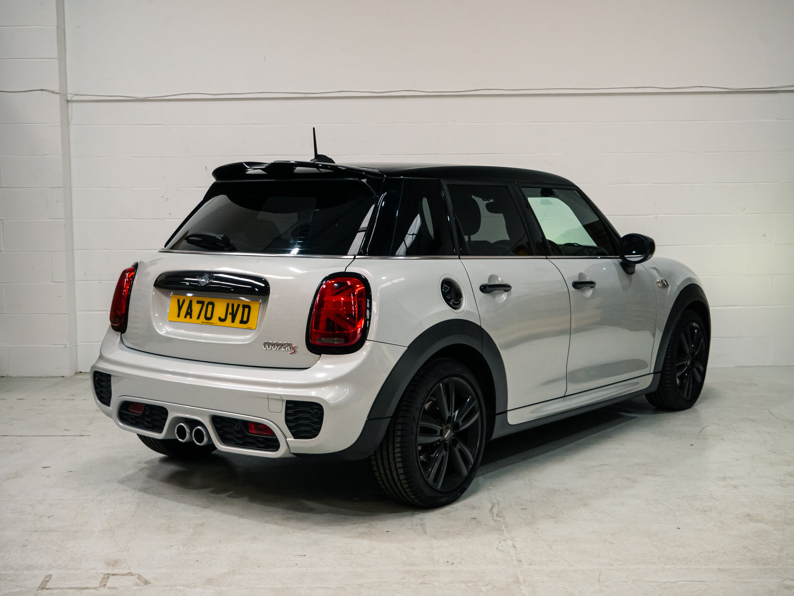 Mini Cooper S 2.0L Sport Hatchabck Manual – ML Vehicles